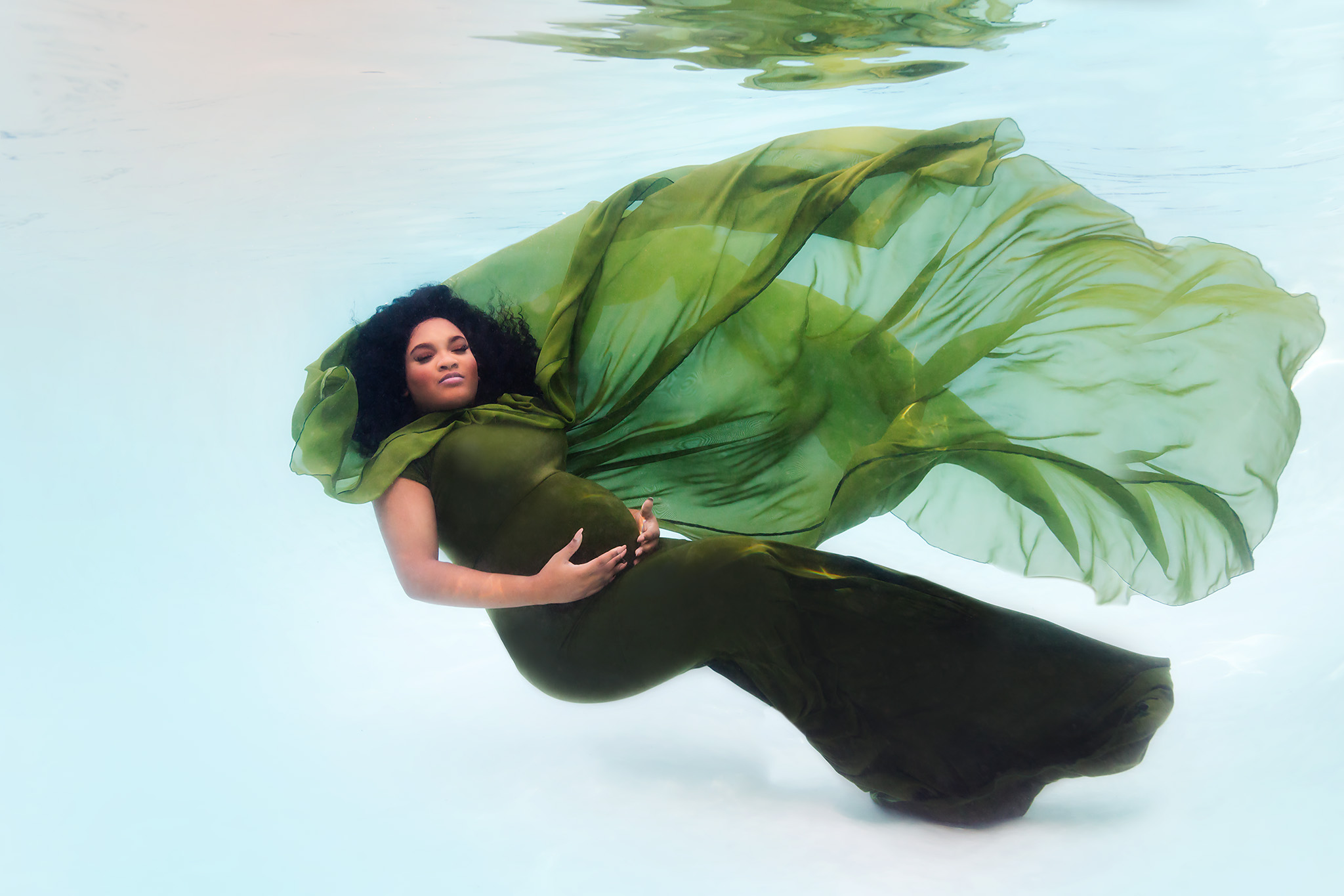 Underwater Maternity Sessions - Lindsay Walden Photography